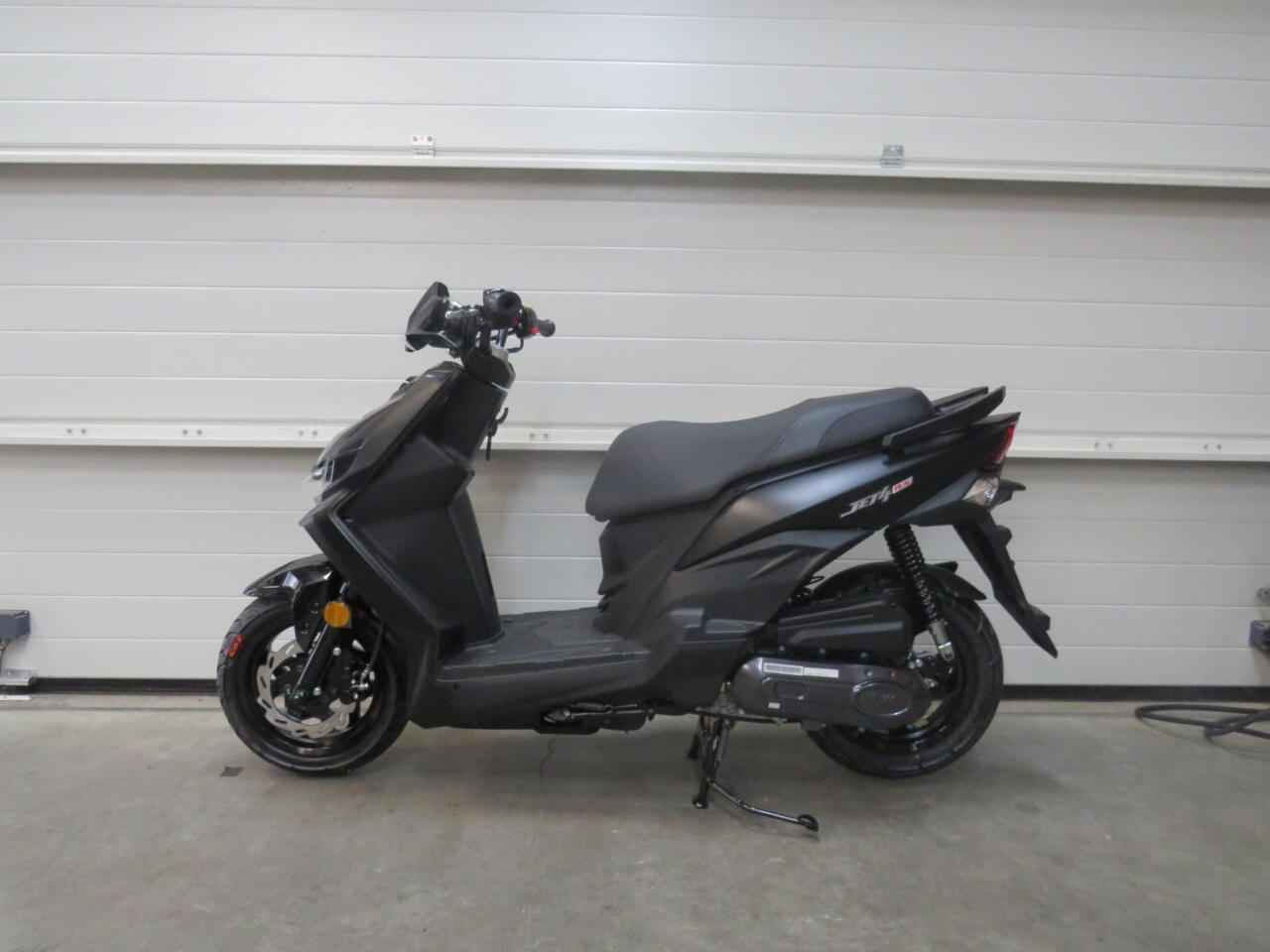 Sym Jet 4 RX - Hendriksen Scooters en Bromfietsen - Opheusden